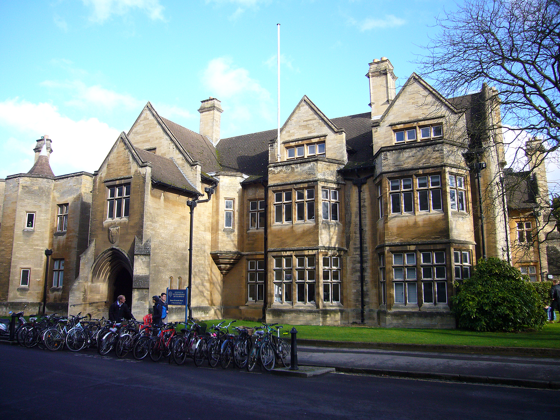 Queen Elizabeth House