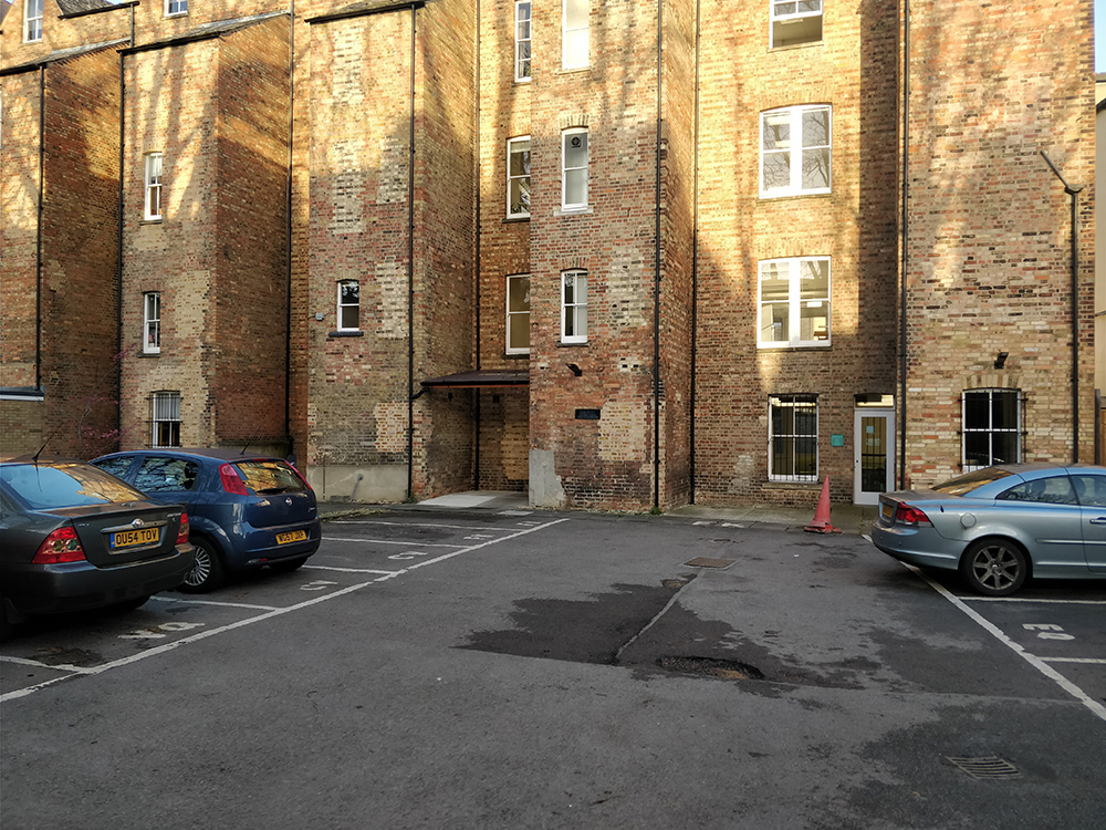 47 Wellington Square | Access Guide